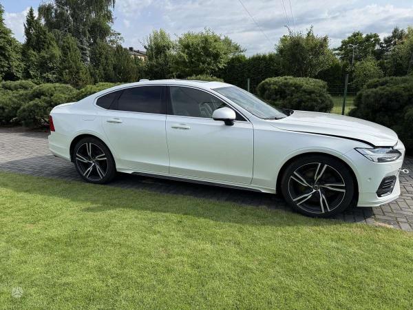 White Volvo S90 2018 in Kaunas, with an engine capacity of 1.97 L and mileage of 147 thousand km for 12799 €, photo 9 on AUTOMOTO.COM.LV