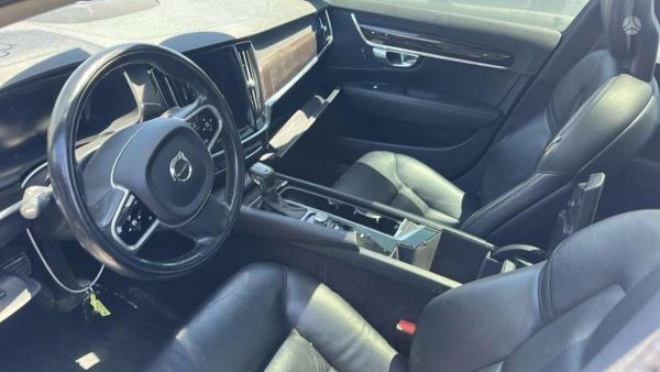 White Volvo S90 2018 in Klaipeda, with an engine capacity of 1.97 L and mileage of 160 thousand km for 6600 €, photo 3 on AUTOMOTO.COM.LV