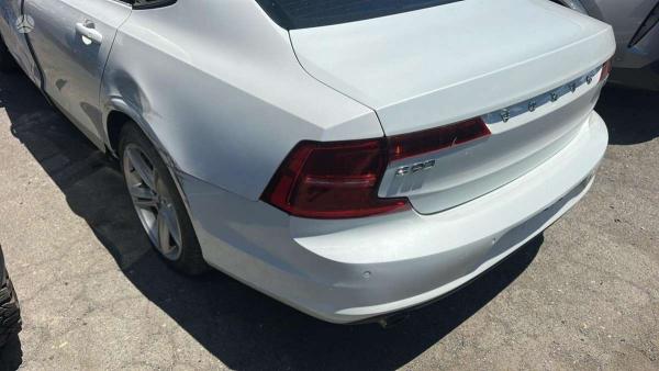 White Volvo S90 2018 in Klaipeda, with an engine capacity of 1.97 L and mileage of 160 thousand km for 6600 €, photo 7 on AUTOMOTO.COM.LV