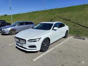 White Volvo S90 2019 in Vilnius, with an engine capacity of 1.97 L and mileage of 136 thousand km for 19500 €, photo  on AUTOMOTO.COM.LV