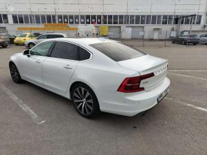 White Volvo S90 2019 in Vilnius, with an engine capacity of 1.97 L and mileage of 136 thousand km for 19500 €, photo 6 on AUTOMOTO.COM.LV