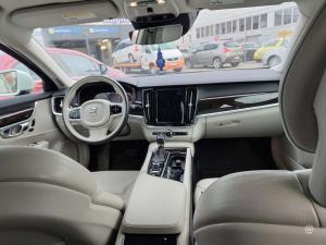 White Volvo S90 2019 in Vilnius, with an engine capacity of 1.97 L and mileage of 136 thousand km for 19500 €, photo 9 on AUTOMOTO.COM.LV