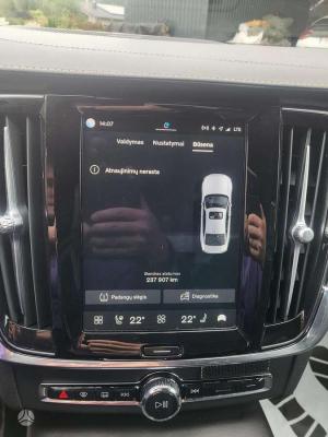 White Volvo S90 2023 in Vilnius, with an engine capacity of 2.00 L and mileage of 223 thousand km for 35000 €, photo 7 on AUTOMOTO.COM.LV