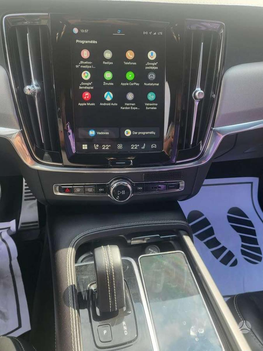 White Volvo S90 2023 in Vilnius, with an engine capacity of 2.00 L and mileage of 223 thousand km for 35000 €, photo 15 on AUTOMOTO.COM.LV