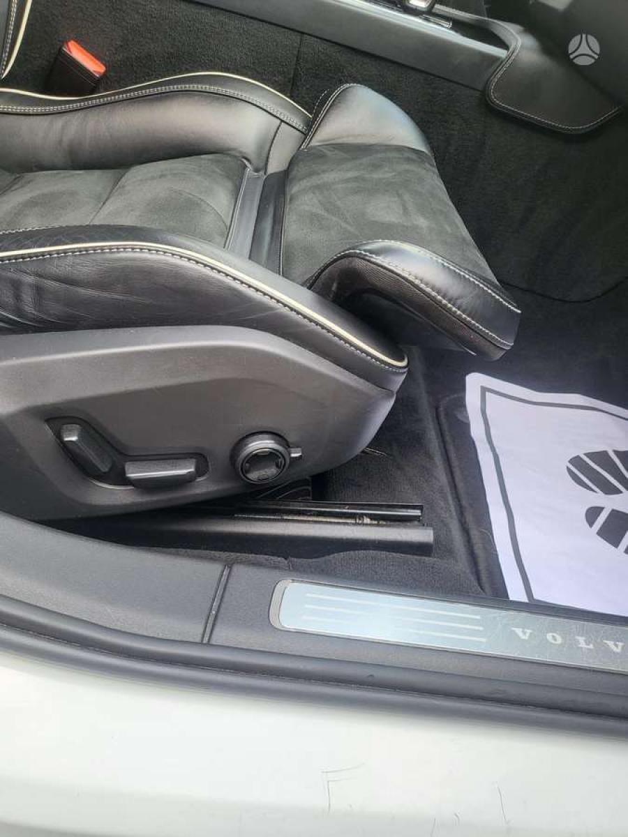 White Volvo S90 2023 in Vilnius, with an engine capacity of 2.00 L and mileage of 223 thousand km for 35000 €, photo 17 on AUTOMOTO.COM.LV