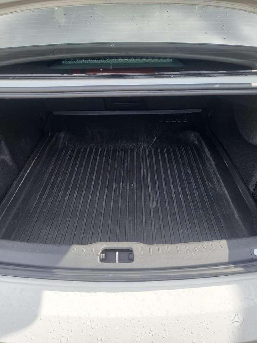 White Volvo S90 2023 in Vilnius, with an engine capacity of 2.00 L and mileage of 223 thousand km for 35000 €, photo 18 on AUTOMOTO.COM.LV