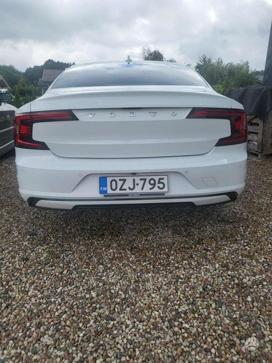 White Volvo S90 2023 in Vilnius, with an engine capacity of 2.00 L and mileage of 223 thousand km for 35000 €, photo 19 on AUTOMOTO.COM.LV