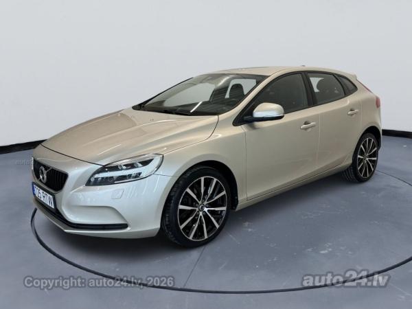Smilšu krāsa Volvo V40 2016 Tallina, ar dzinēja tilpumu 2.00 L un nobraukumu 151 tūkst. km par 11790 €, foto 2 vietnē AUTOMOTO.COM.LV