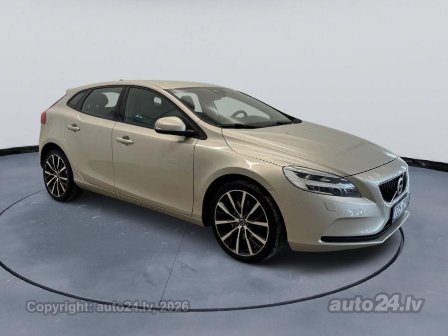 Smilšu krāsa Volvo V40 2016 Tallina, ar dzinēja tilpumu 2.00 L un nobraukumu 151 tūkst. km par 11790 €, foto 4 vietnē AUTOMOTO.COM.LV