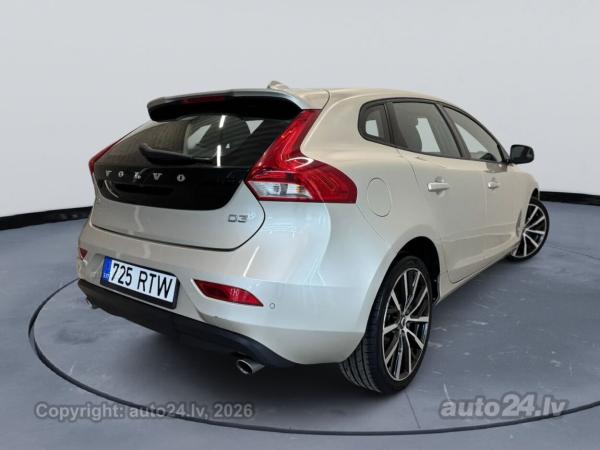 Smilšu krāsa Volvo V40 2016 Tallina, ar dzinēja tilpumu 2.00 L un nobraukumu 151 tūkst. km par 11790 €, foto 7 vietnē AUTOMOTO.COM.LV