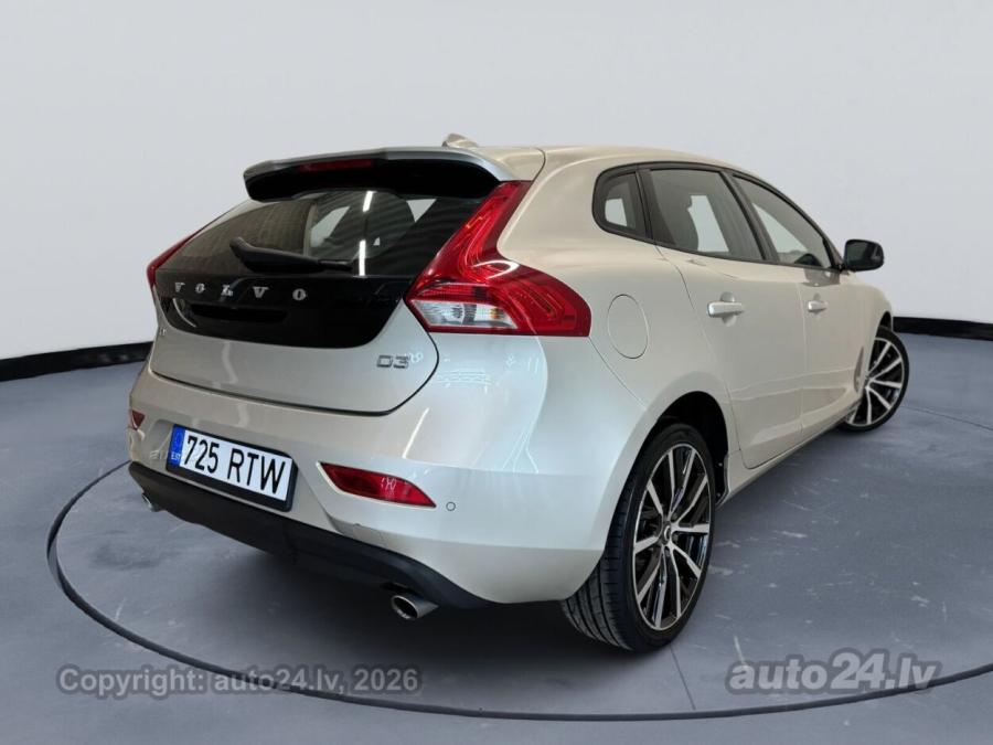 Smilšu krāsa Volvo V40 2016 Tallina, ar dzinēja tilpumu 2.00 L un nobraukumu 151 tūkst. km par 11790 €, foto 7 vietnē AUTOMOTO.COM.LV
