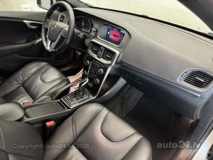 Smilšu krāsa Volvo V40 2016 Tallina, ar dzinēja tilpumu 2.00 L un nobraukumu 151 tūkst. km par 11790 €, foto 14 vietnē AUTOMOTO.COM.LV