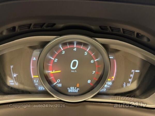 Бежевый Вольво В40 2018 в Таллин, объемом двигателя 2.00 л и пробегом 99 тыс. км за 12990 €, фото 10 на AUTOMOTO.COM.LV