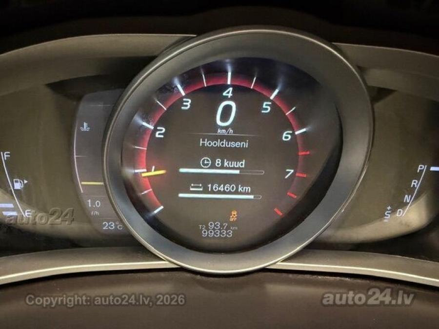 Бежевый Вольво В40 2018 в Таллин, объемом двигателя 2.00 л и пробегом 99 тыс. км за 12990 €, фото 12 на AUTOMOTO.COM.LV