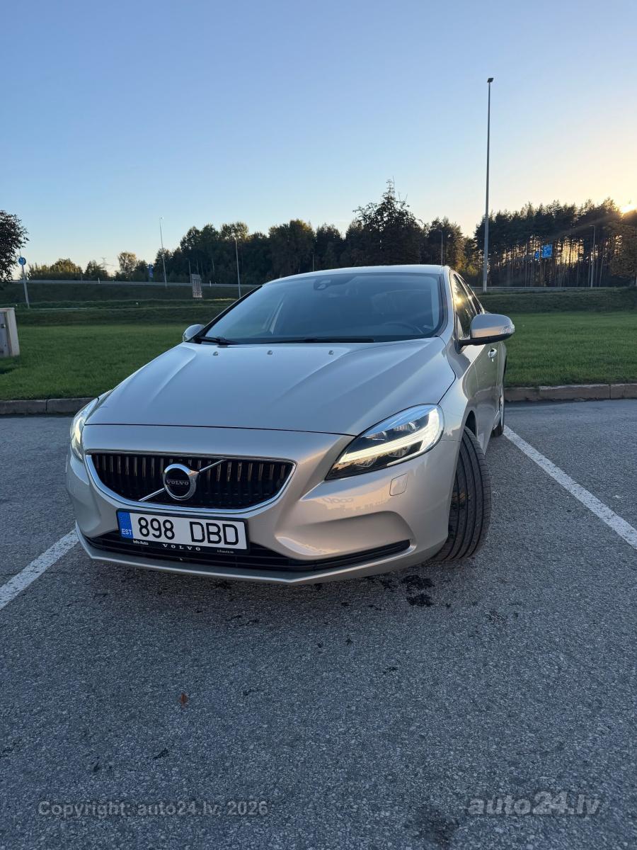 Smilšu krāsa Volvo V40 2019 Tallina, ar dzinēja tilpumu 2.00 L un nobraukumu 64 tūkst. km par 19900 €, foto 6 vietnē AUTOMOTO.COM.LV
