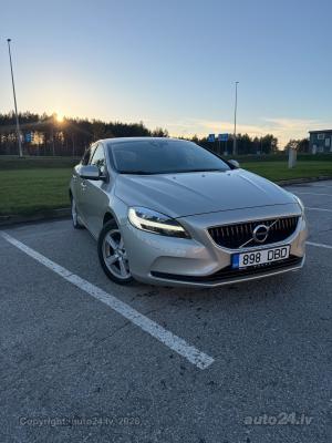 Smilšu krāsa Volvo V40 2019 Tallina, ar dzinēja tilpumu 2.00 L un nobraukumu 64 tūkst. km par 19900 €, foto 7 vietnē AUTOMOTO.COM.LV