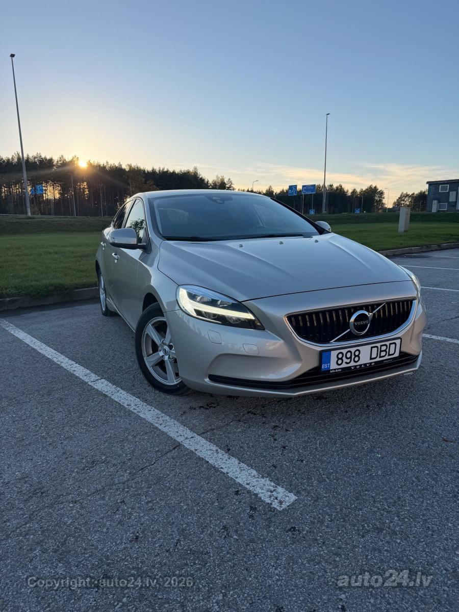 Smilšu krāsa Volvo V40 2019 Tallina, ar dzinēja tilpumu 2.00 L un nobraukumu 64 tūkst. km par 19900 €, foto 7 vietnē AUTOMOTO.COM.LV