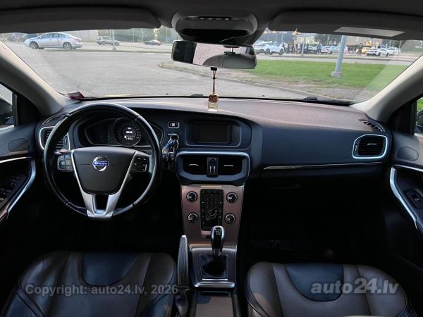 Вольво В40 2014 в Тарту на AUTOMOTO.COM.LV Бежевый Вольво В40 2014 в Тарту, объемом двигателя 1.60 л и пробегом 372 тыс. км за 8500 €, фото 8 на AUTOMOTO.COM.LV
