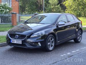 Black Volvo V40 2015 in Riga, with an engine capacity of 2.00 L and mileage of 280 thousand km for 5500 €, photo 4 on AUTOMOTO.COM.LV