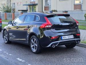 Black Volvo V40 2015 in Riga, with an engine capacity of 2.00 L and mileage of 280 thousand km for 5500 €, photo 6 on AUTOMOTO.COM.LV