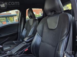 Black Volvo V40 2015 in Riga, with an engine capacity of 2.00 L and mileage of 280 thousand km for 5500 €, photo 11 on AUTOMOTO.COM.LV