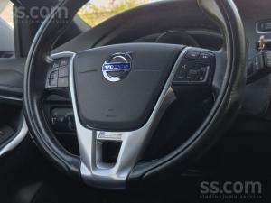 Black Volvo V40 2015 in Riga, with an engine capacity of 2.00 L and mileage of 280 thousand km for 5500 €, photo 13 on AUTOMOTO.COM.LV