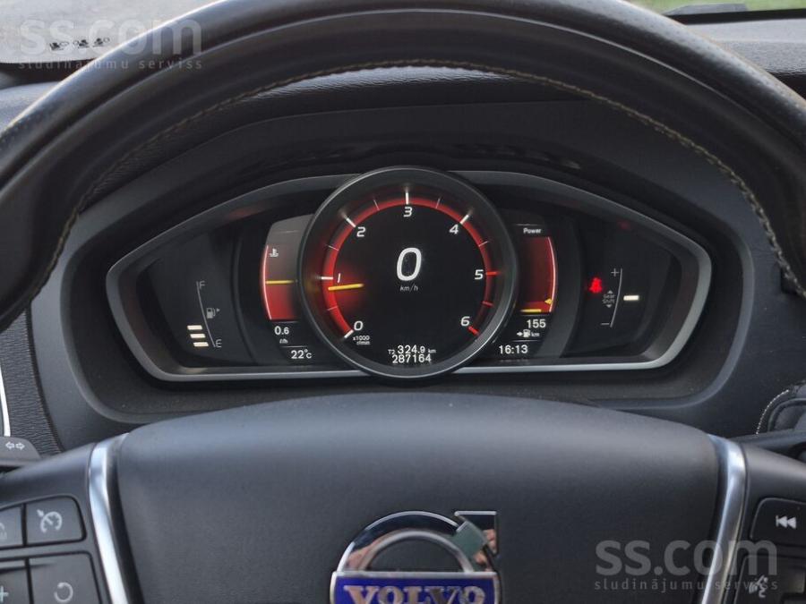 Black Volvo V40 2015 in Riga, with an engine capacity of 2.00 L and mileage of 280 thousand km for 5500 €, photo 14 on AUTOMOTO.COM.LV