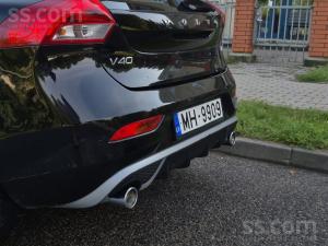 Black Volvo V40 2015 in Riga, with an engine capacity of 2.00 L and mileage of 280 thousand km for 5500 €, photo 18 on AUTOMOTO.COM.LV