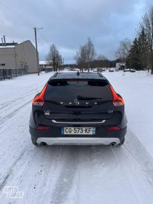 Black Volvo V40 2013 in Vilnius, with an engine capacity of 2.00 L and mileage of 330 thousand km for 6900 €, photo 3 on AUTOMOTO.COM.LV
