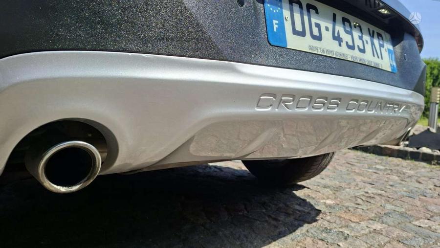Melns Volvo V40 2014 Kauņa, ar dzinēja tilpumu 1.98 L un nobraukumu 209 tūkst. km par 7500 €, foto 11 vietnē AUTOMOTO.COM.LV