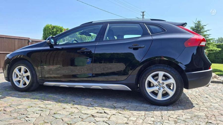 Melns Volvo V40 2014 Kauņa, ar dzinēja tilpumu 1.98 L un nobraukumu 209 tūkst. km par 7500 €, foto 13 vietnē AUTOMOTO.COM.LV