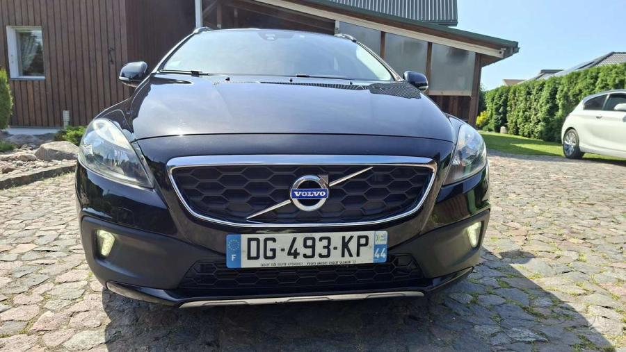 Melns Volvo V40 2014 Kauņa, ar dzinēja tilpumu 1.98 L un nobraukumu 209 tūkst. km par 7500 €, foto 15 vietnē AUTOMOTO.COM.LV