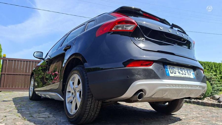 Melns Volvo V40 2014 Kauņa, ar dzinēja tilpumu 1.98 L un nobraukumu 209 tūkst. km par 7500 €, foto 21 vietnē AUTOMOTO.COM.LV