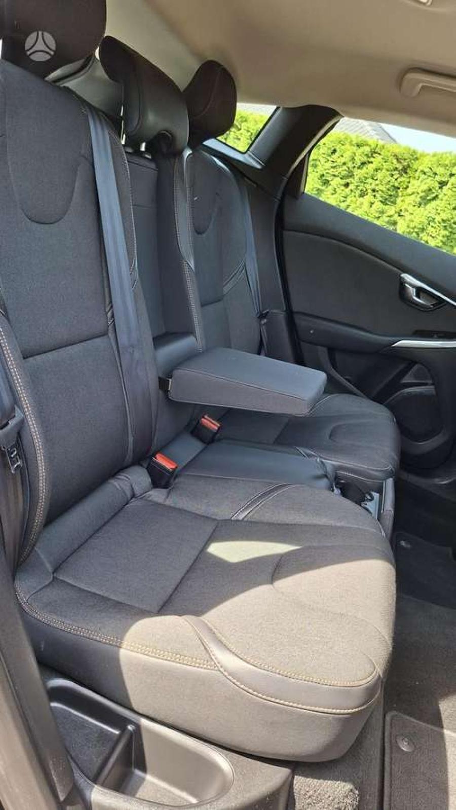 Melns Volvo V40 2014 Kauņa, ar dzinēja tilpumu 1.98 L un nobraukumu 209 tūkst. km par 7500 €, foto 25 vietnē AUTOMOTO.COM.LV