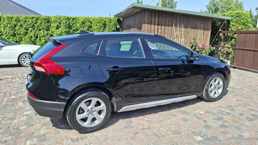 Melns Volvo V40 2014 Kauņa, ar dzinēja tilpumu 1.98 L un nobraukumu 209 tūkst. km par 7500 €, foto 36 vietnē AUTOMOTO.COM.LV