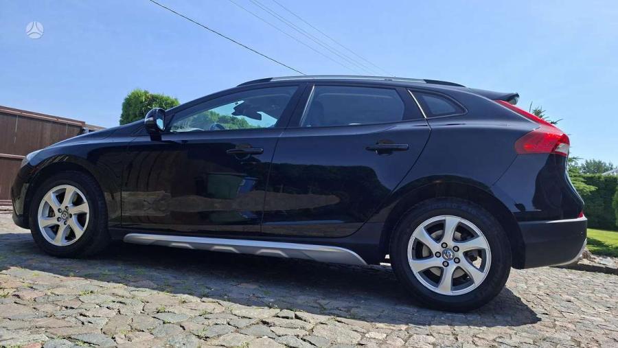 Melns Volvo V40 2014 Kauņa, ar dzinēja tilpumu 1.98 L un nobraukumu 209 tūkst. km par 7500 €, foto 44 vietnē AUTOMOTO.COM.LV