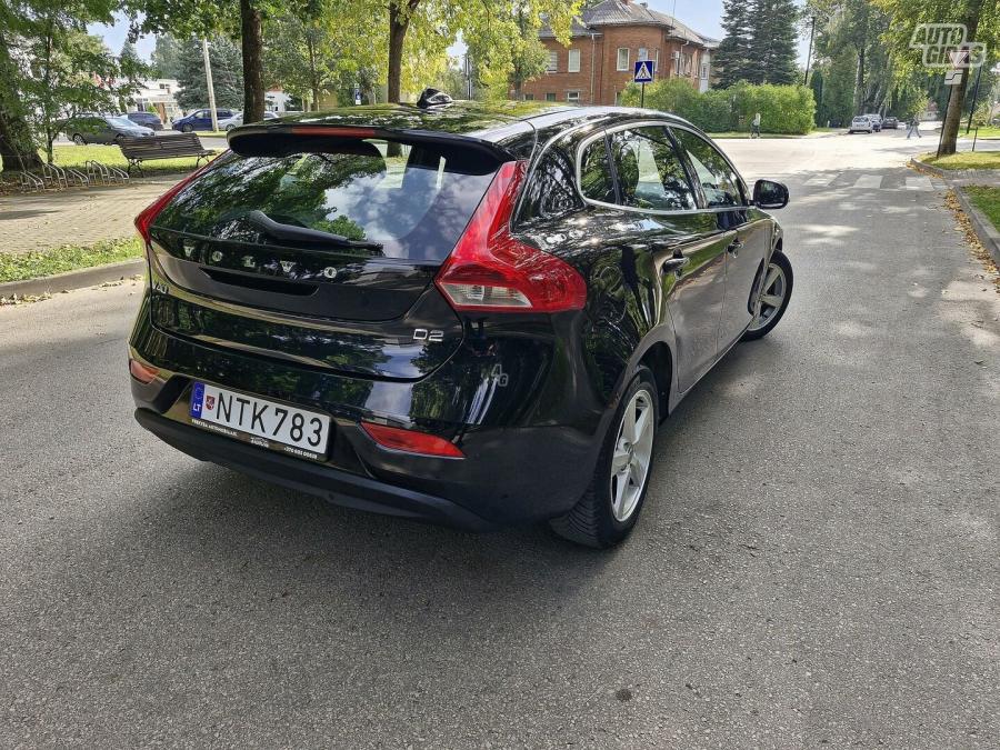 Black Volvo V40 2014 in Alytus, with an engine capacity of 1.60 L and mileage of 259 thousand km for 6270 €, photo 3 on AUTOMOTO.COM.LV