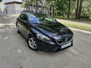 Black Volvo V40 2014 in Alytus, with an engine capacity of 1.60 L and mileage of 259 thousand km for 6270 €, photo 4 on AUTOMOTO.COM.LV