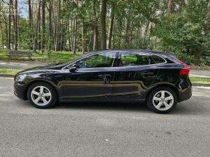 Black Volvo V40 2014 in Alytus, with an engine capacity of 1.60 L and mileage of 259 thousand km for 6270 €, photo 6 on AUTOMOTO.COM.LV