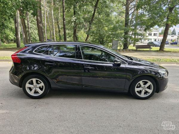 Black Volvo V40 2014 in Alytus, with an engine capacity of 1.60 L and mileage of 259 thousand km for 6270 €, photo 7 on AUTOMOTO.COM.LV