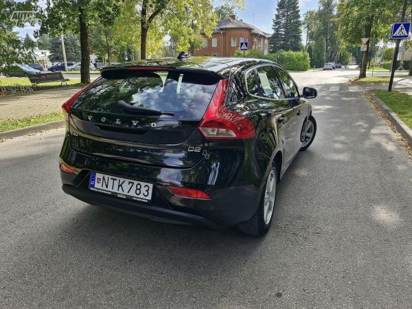 Black Volvo V40 2014 in Alytus, with an engine capacity of 1.60 L and mileage of 259 thousand km for 6270 €, photo 9 on AUTOMOTO.COM.LV
