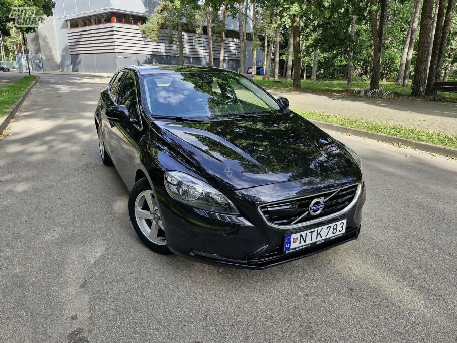 Black Volvo V40 2014 in Alytus, with an engine capacity of 1.60 L and mileage of 259 thousand km for 6270 €, photo 10 on AUTOMOTO.COM.LV