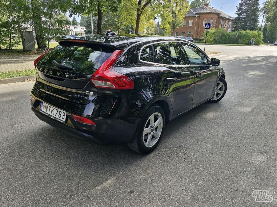 Black Volvo V40 2014 in Alytus, with an engine capacity of 1.60 L and mileage of 259 thousand km for 6270 €, photo 13 on AUTOMOTO.COM.LV