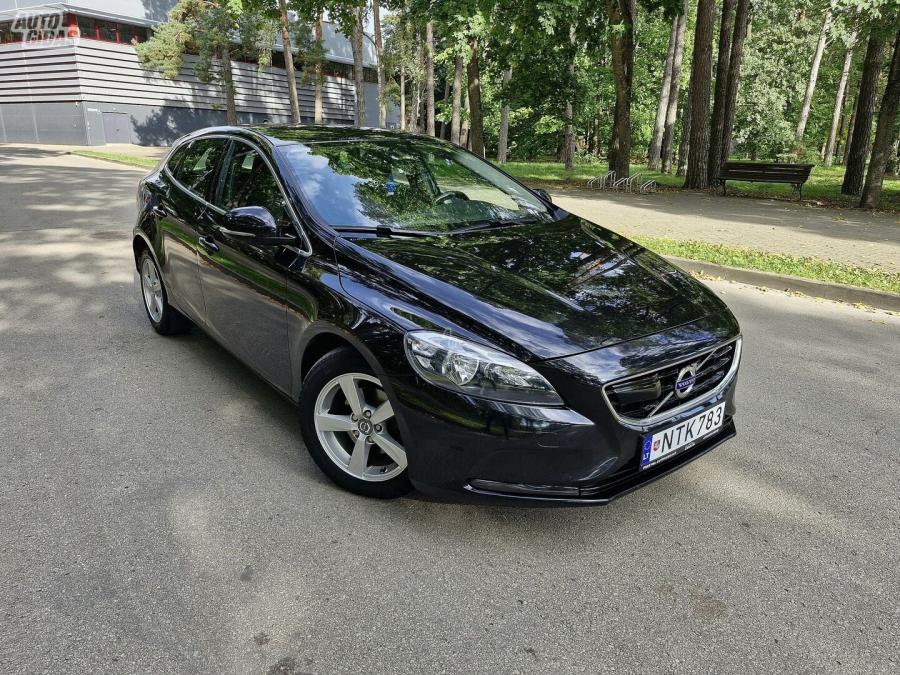 Black Volvo V40 2014 in Alytus, with an engine capacity of 1.60 L and mileage of 259 thousand km for 6270 €, photo 14 on AUTOMOTO.COM.LV