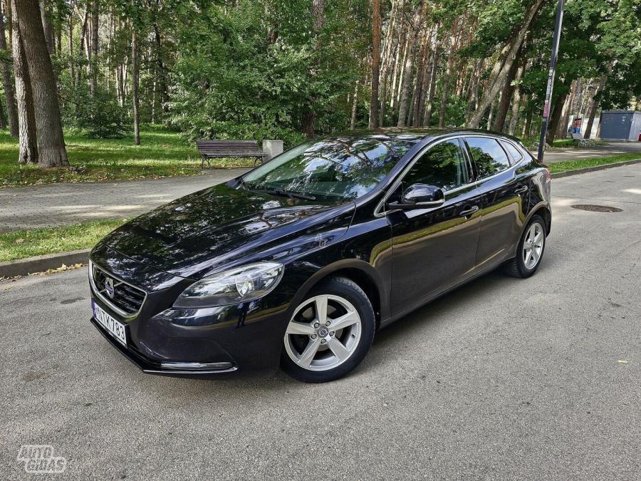 Black Volvo V40 2014 in Alytus, with an engine capacity of 1.60 L and mileage of 259 thousand km for 6270 €, photo 16 on AUTOMOTO.COM.LV