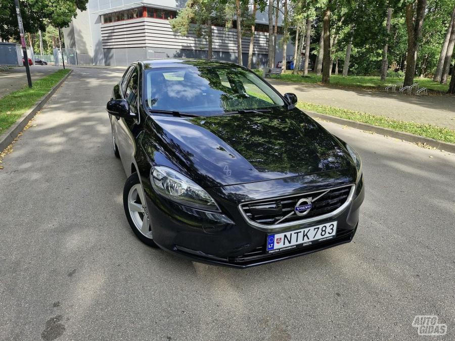 Black Volvo V40 2014 in Alytus, with an engine capacity of 1.60 L and mileage of 259 thousand km for 6270 €, photo 22 on AUTOMOTO.COM.LV