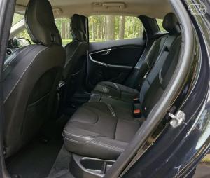 Black Volvo V40 2014 in Alytus, with an engine capacity of 1.60 L and mileage of 259 thousand km for 6270 €, photo 27 on AUTOMOTO.COM.LV