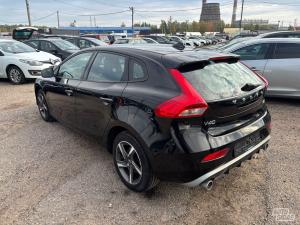 Black Volvo V40 2016 in Kaunas, with an engine capacity of 2.00 L and mileage of 236 thousand km for 5970 €, photo 5 on AUTOMOTO.COM.LV