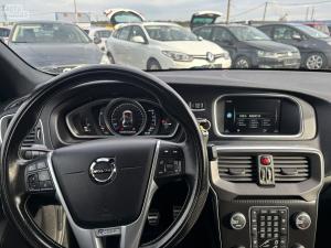 Black Volvo V40 2016 in Kaunas, with an engine capacity of 2.00 L and mileage of 236 thousand km for 5970 €, photo 7 on AUTOMOTO.COM.LV