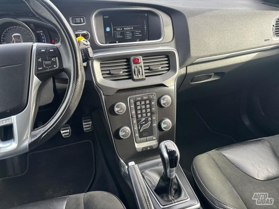 Black Volvo V40 2016 in Kaunas, with an engine capacity of 2.00 L and mileage of 236 thousand km for 5970 €, photo 8 on AUTOMOTO.COM.LV